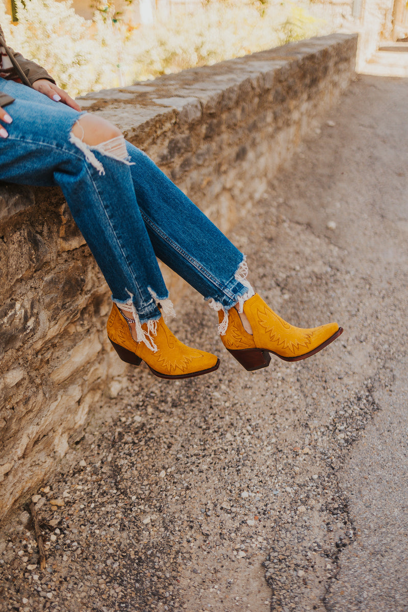 The Dixon Boots in Gilden Suede – Punchy Vaquera